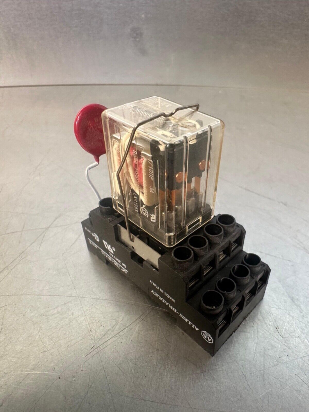 Allen Bradley 700-HC14A1 Ser.A/ 700-HN103 Ser.B Relay W/Base (4D-25 ...