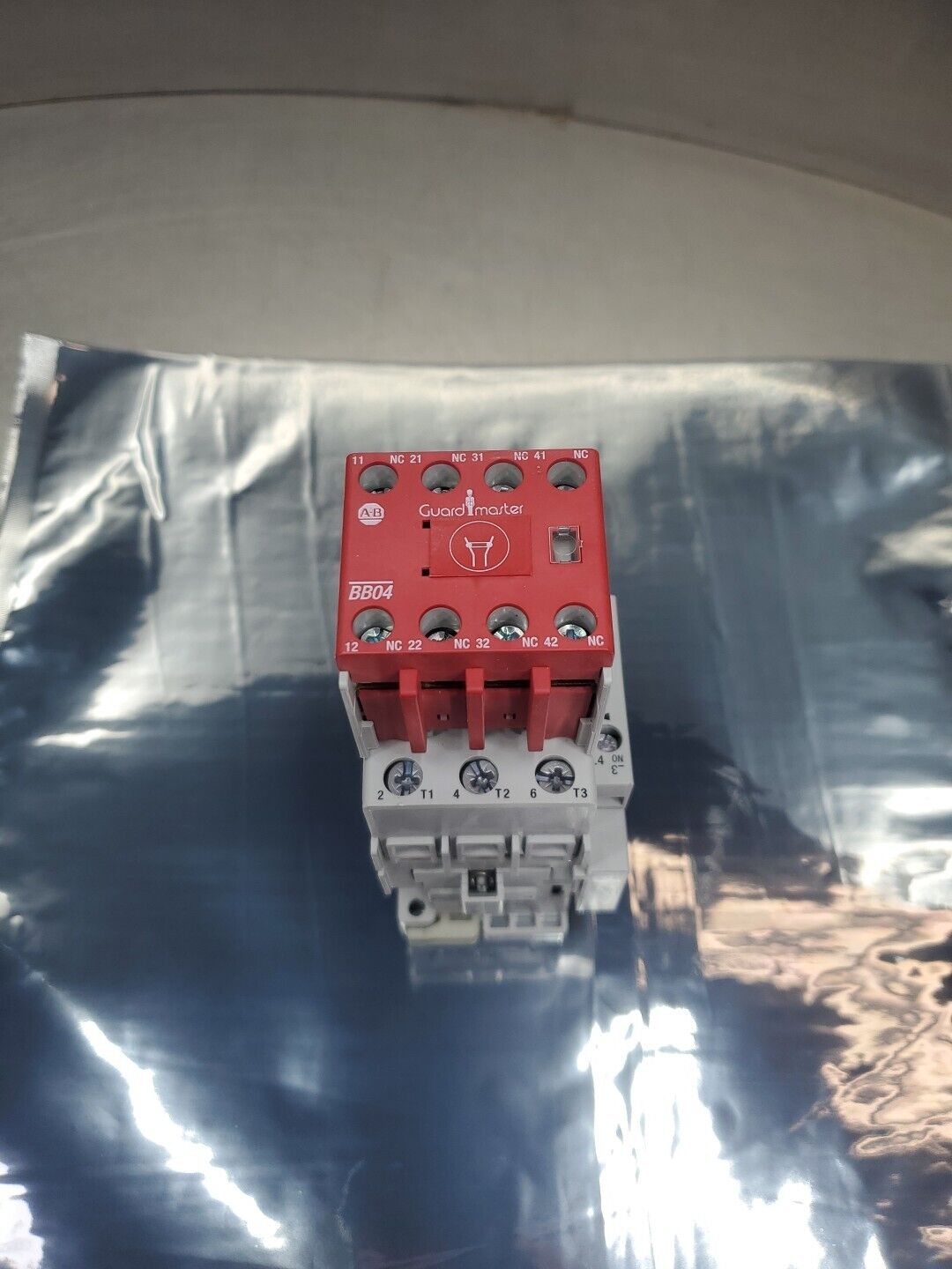 Allen Bradley 100S-C30EJ14BC GuardMaster Ser. C Safety Contactor. 4A-3 ...