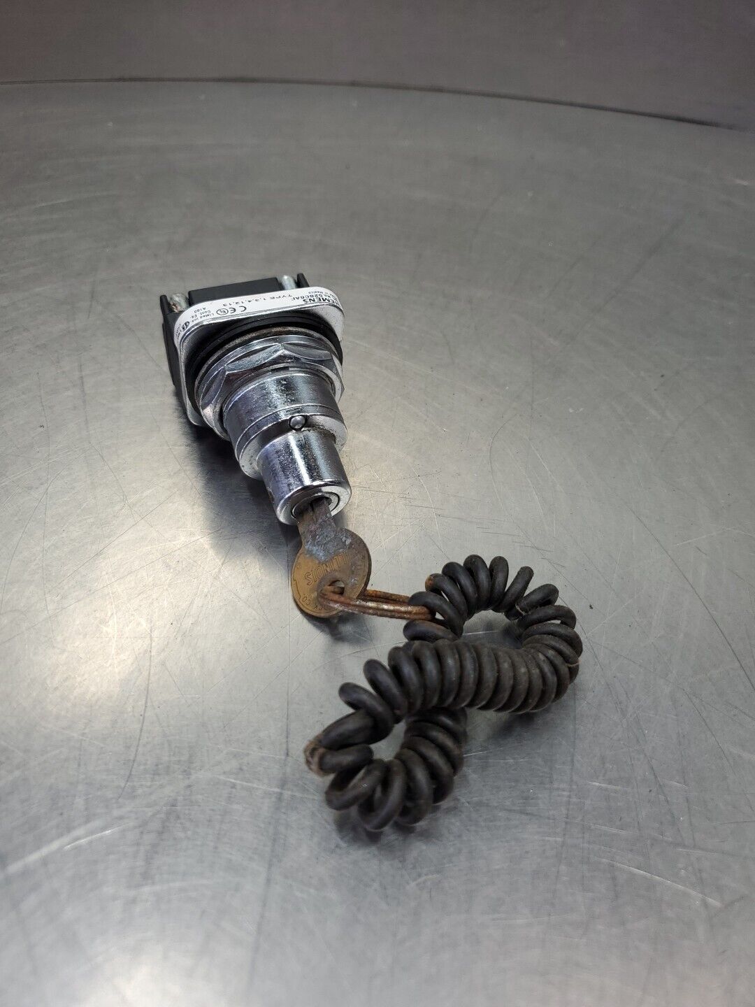 SIEMENS 52SC6AF Keyed Switch. 4D-40 – Palmetto Automation Inc.