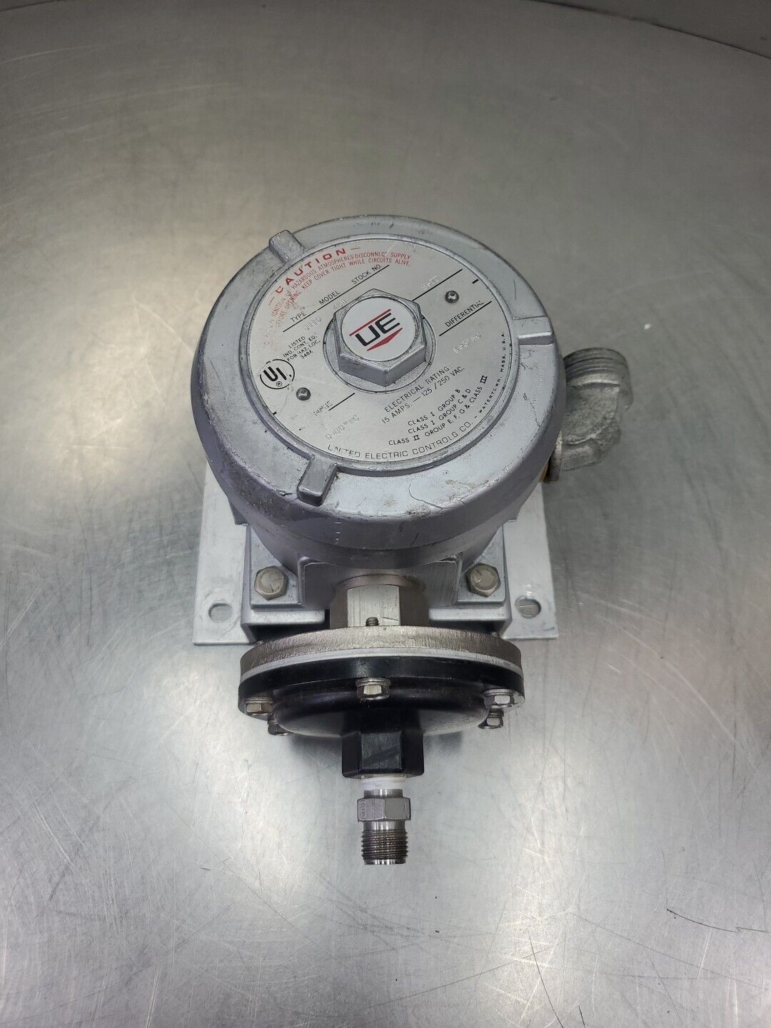 United Electric Controls J110 Model 451 Pressure Switch. 6D-9 ...