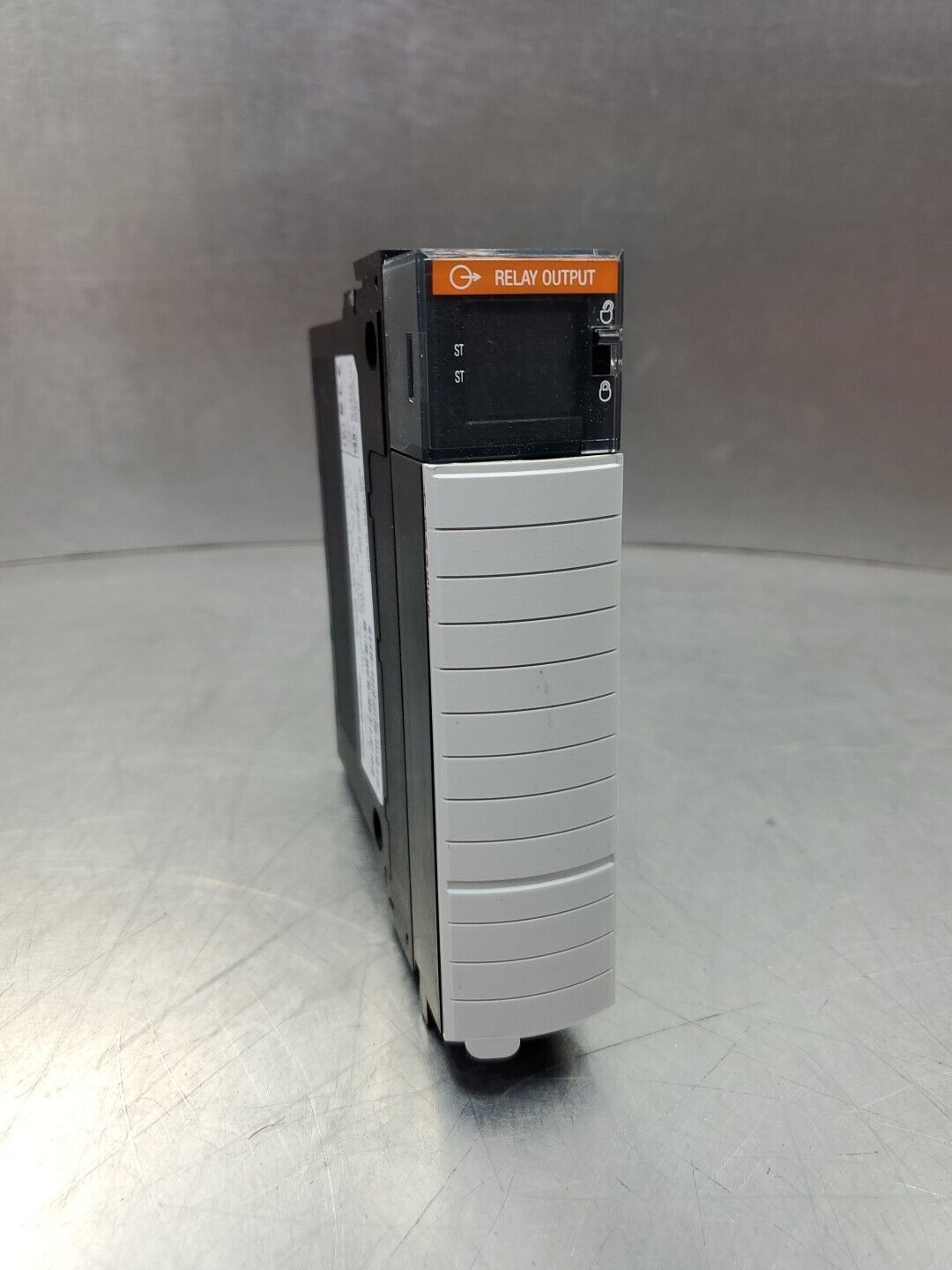 Allen Bradley 1756-0W16I/A L02 ControlLogix 16Pt Relay Output Module ...