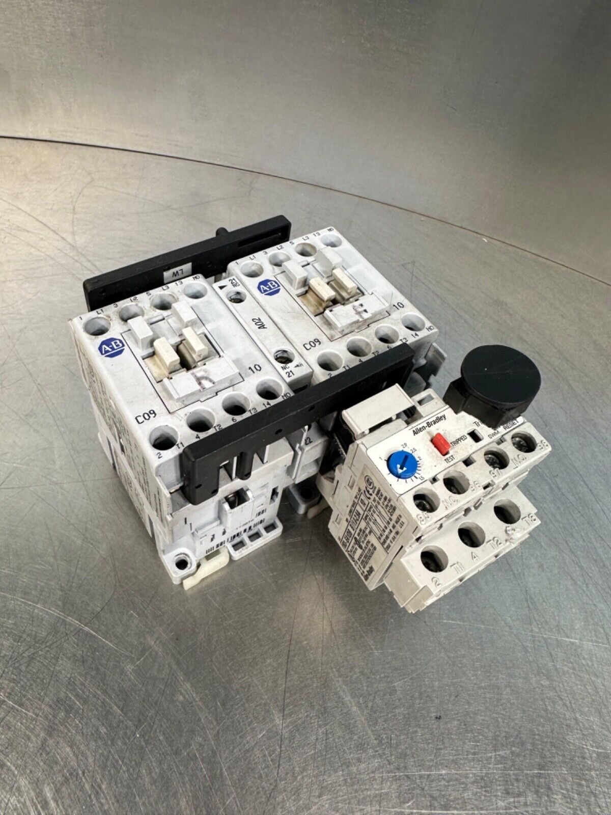 Allen Bradley 100-C09*10 w/ 193-EA1DB Contactor w/ 104-C09D22 (3E-30 ...