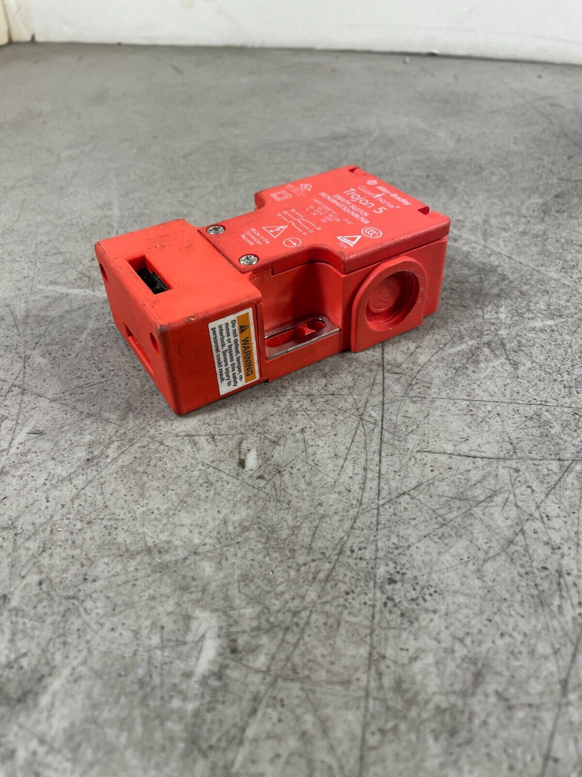 Allen-Bradley Guardmaster Trojan 5 Safety Universal Tongue Interlock S ...