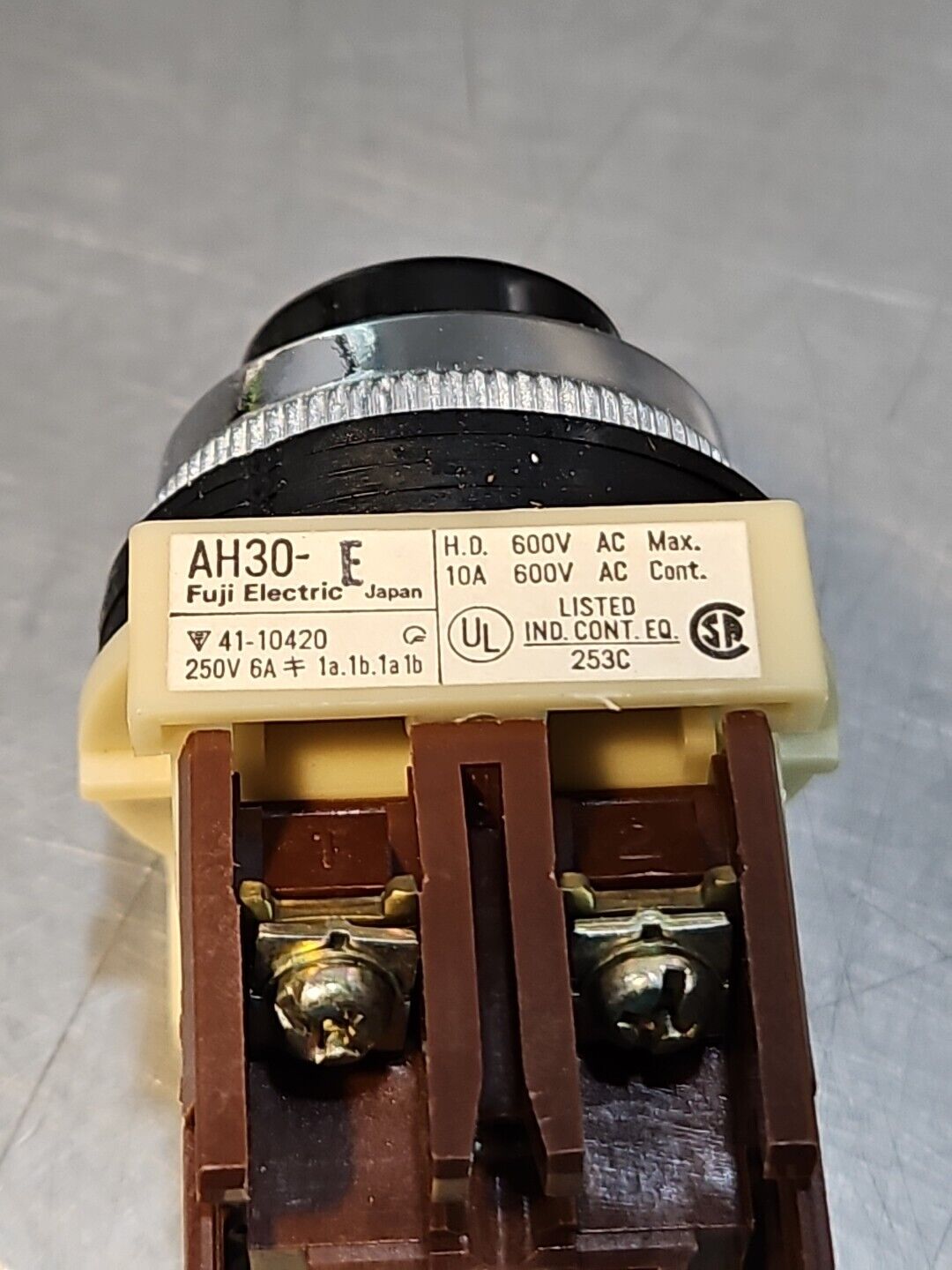 FUJI ELECTRIC AH30-EB11 Command Switch. Loc4B-20 – Palmetto Automation Inc.