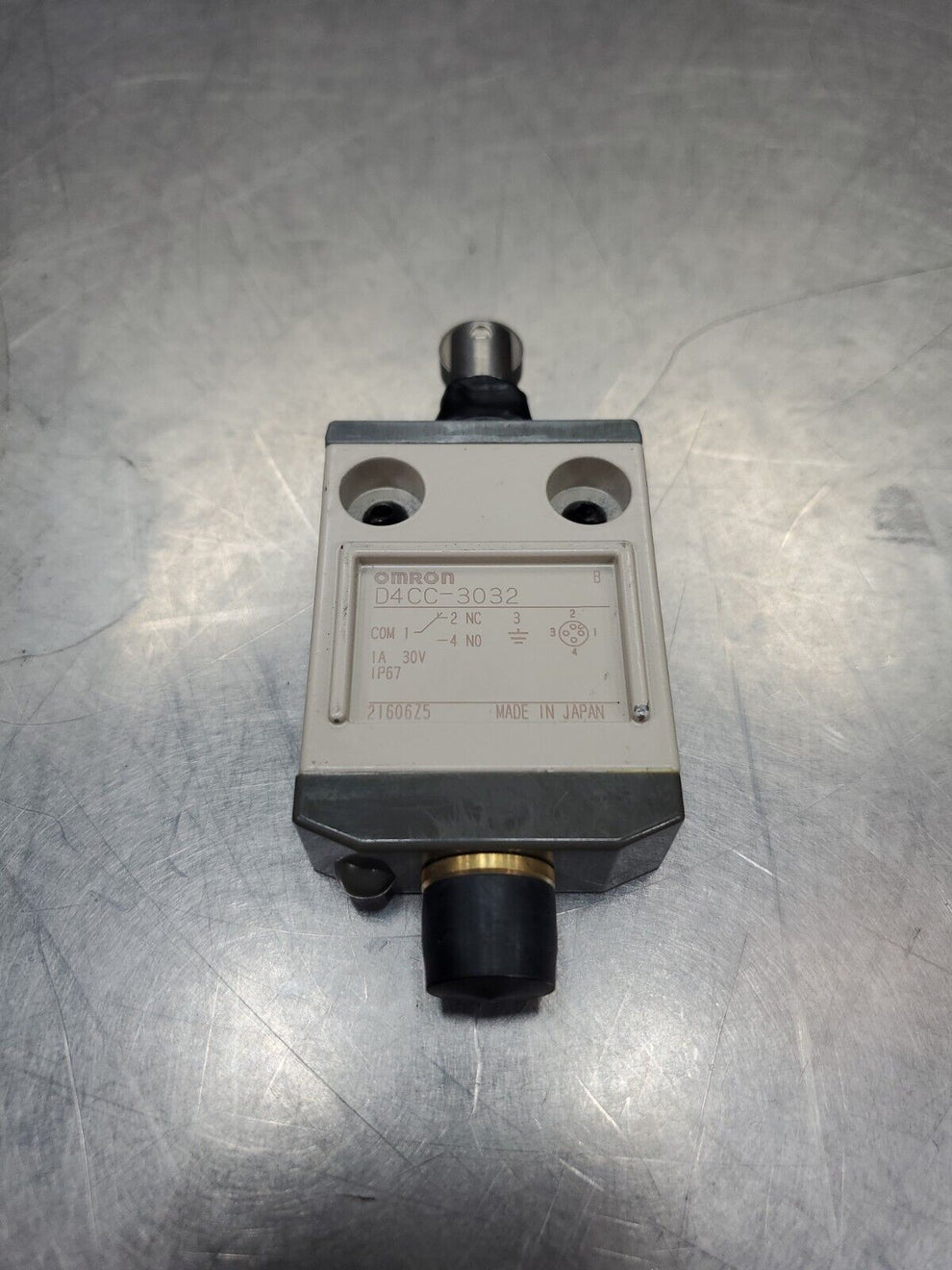 OMRON D4CC-3032 Limit Switch. 4D – Palmetto Automation Inc.