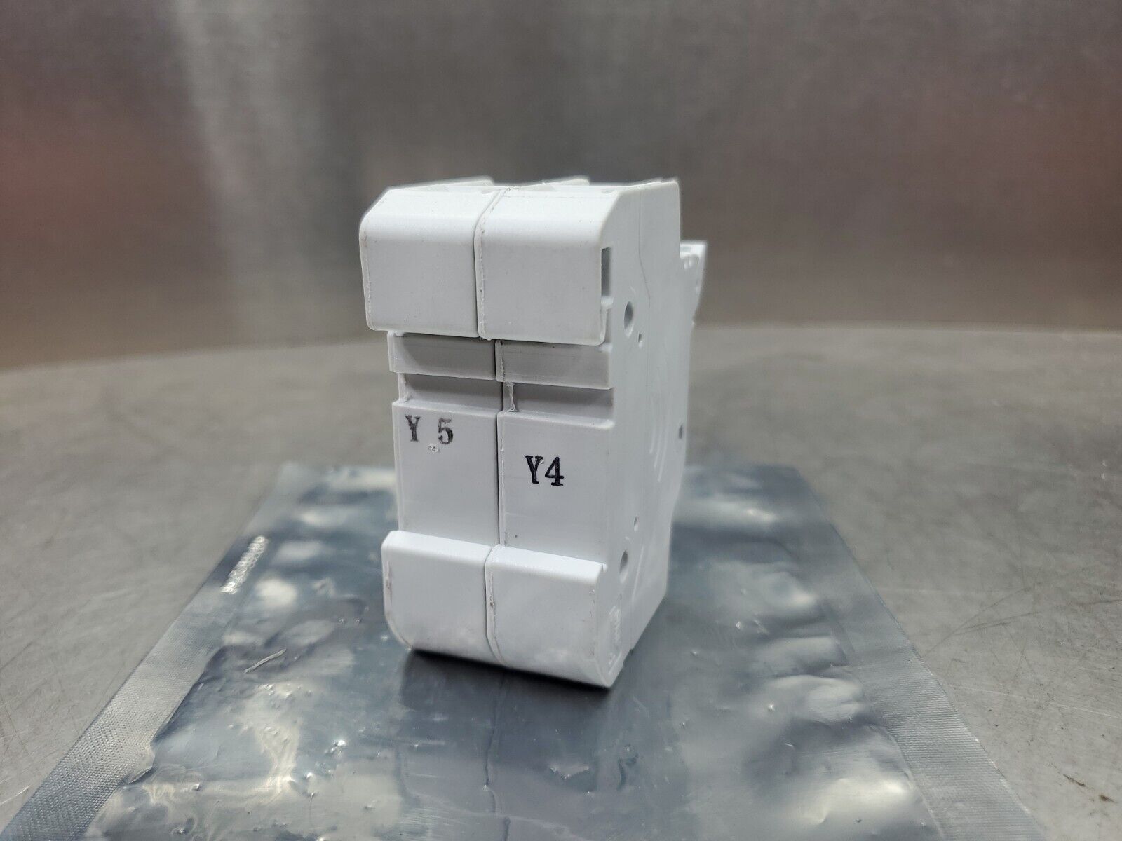 Cooper Bussmann CHCC 600V 30A 2-Pole Fuse Holder. 4D – Palmetto ...