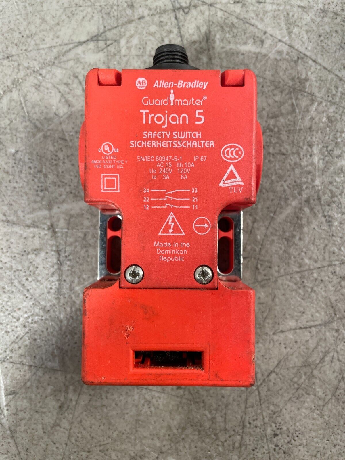 Allen-Bradley Guardmaster Trojan 5 Safety Universal Tongue Interlock S ...