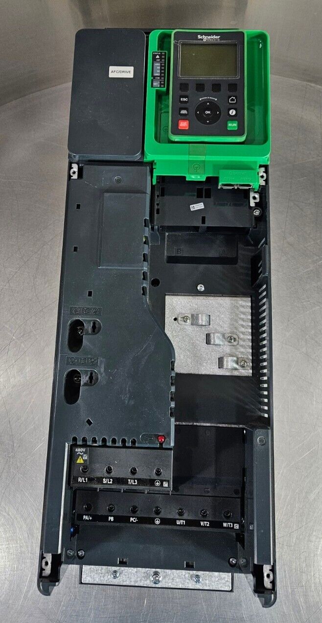 Schneider ATV930D30N4 Inverter ##Missing Signal Board - See Photos## L ...