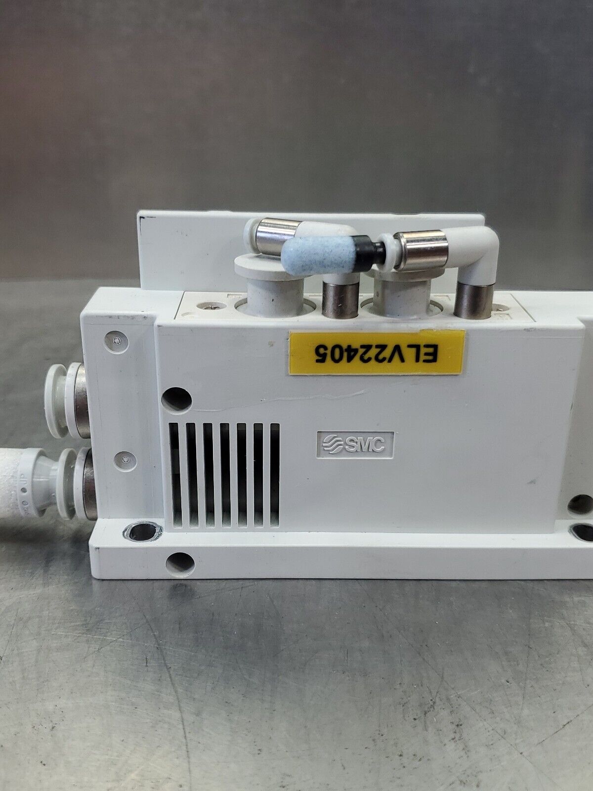 SMC Manifold Endcap for SY5100R-5U1 24VDC 0.4W Solenoid Valves 6D-12 ...